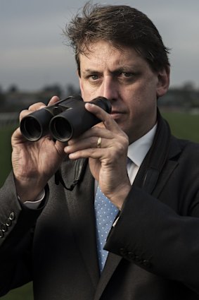 Racing Victoria chief steward Terry Bailey resigns