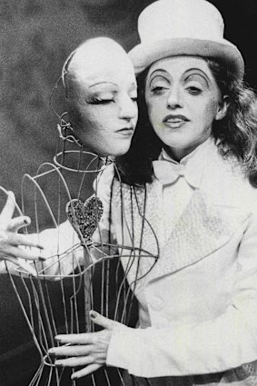 ‘Laughing in the face of dark times’: Robyn Archer returns to her roots