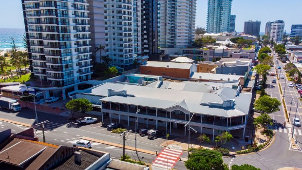 Salmat founders sell Coolangatta pub for $15m