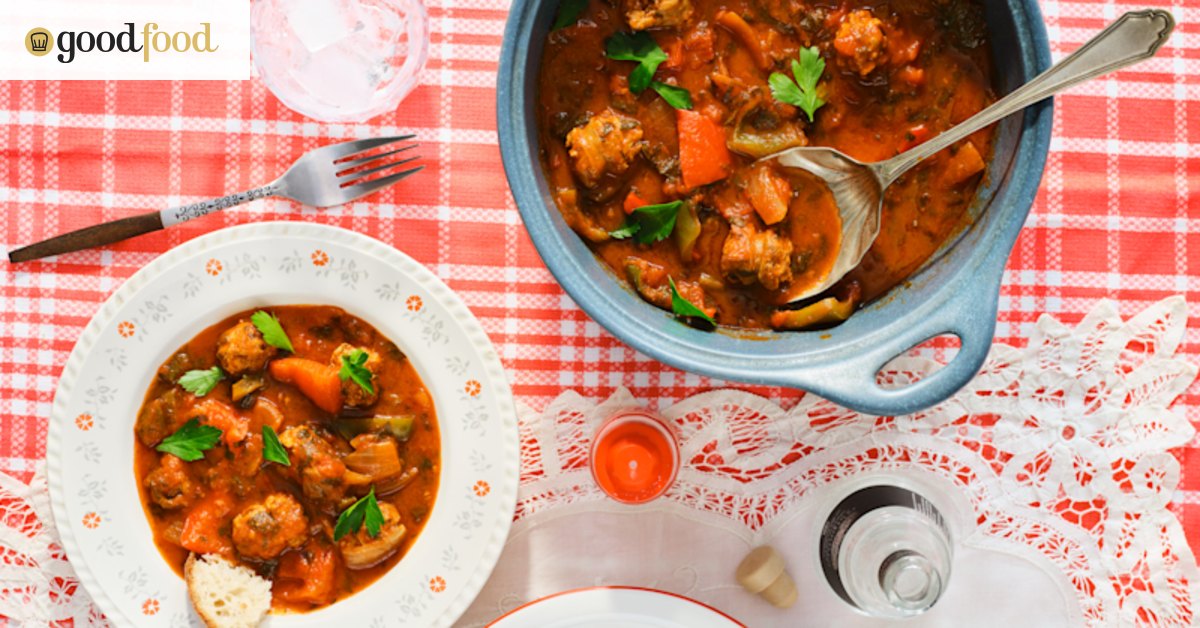 Spetsofai recipe: Greek sausage, tomato and capsicum stew