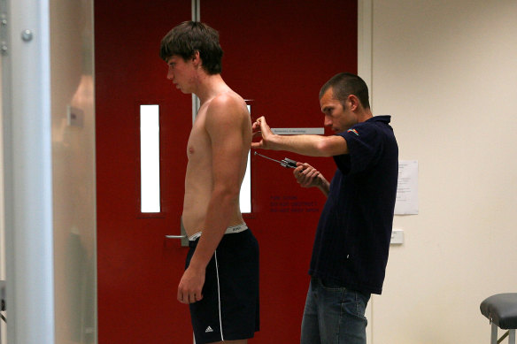 AFL 2024: Football greats divided over new body image rules