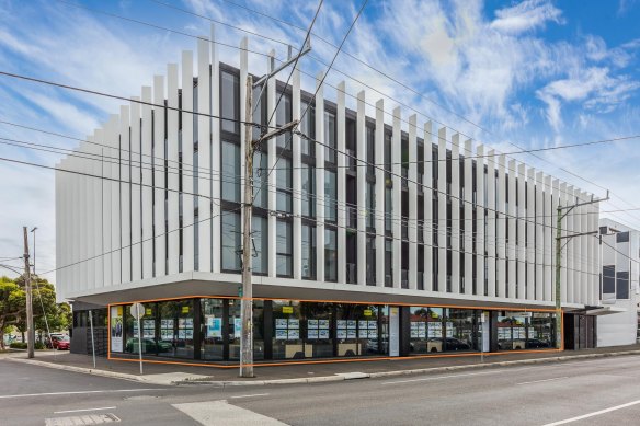 Strata shop sells $60,000 above reserve