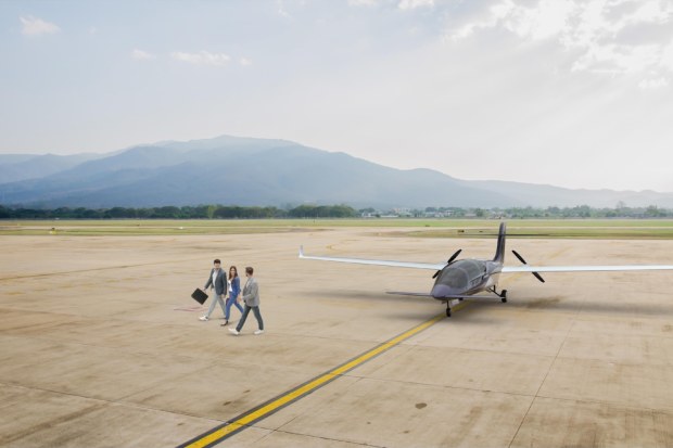 FlyOnE start-up secures ELECTRON electric planes for WA network