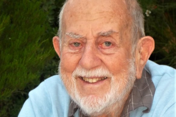 Scriptwriter Peter Yeldham dies at 95