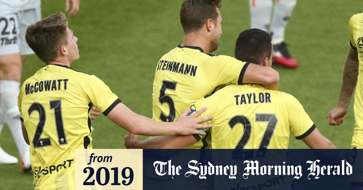 Wellington Phoenix Roar to first win
