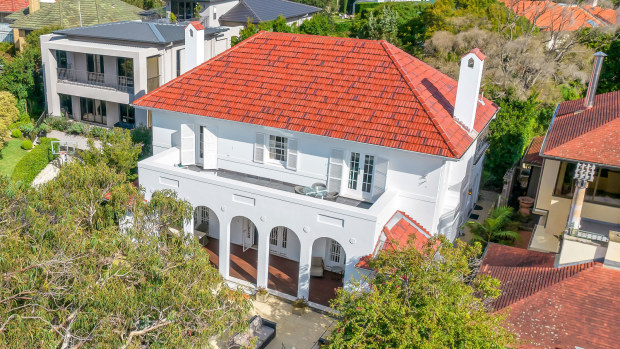 Sydney luxury property: Lawyer John Landerer list Vaucluse mansion