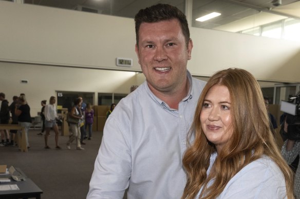 Dunkley byelection: Anthony Albanese meets voters on final day of campaign