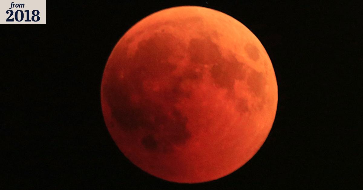 Red moon and sparkling Mars delight stargazers around the world