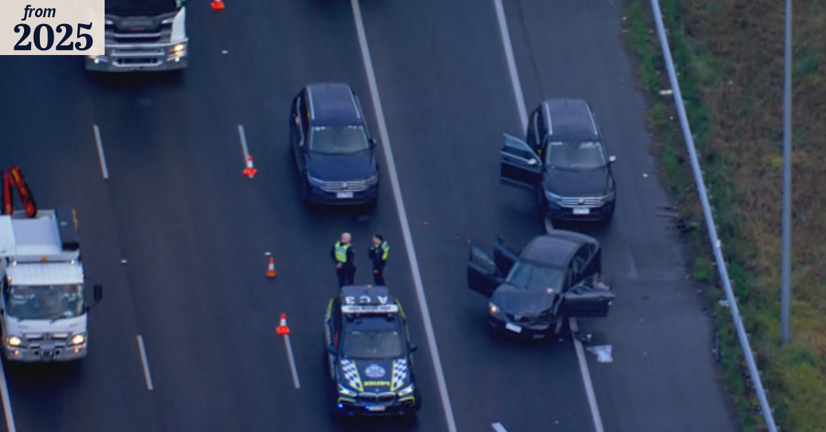 Monash Freeway delays: High-speed police chase ends in dramatic arrests ...