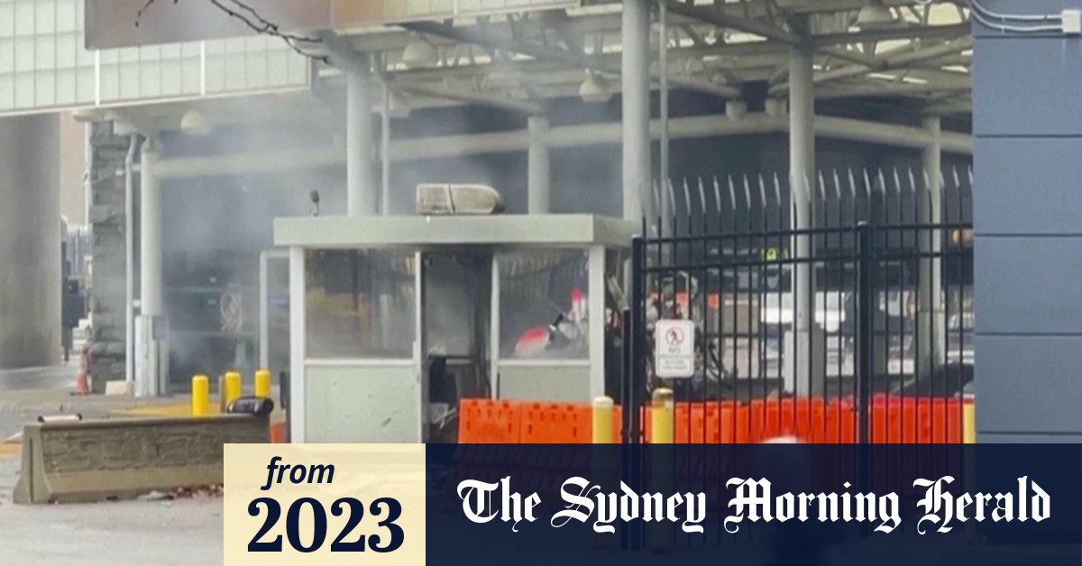 US-Canada border crossing explosion: Rainbow Bridge closed after ...