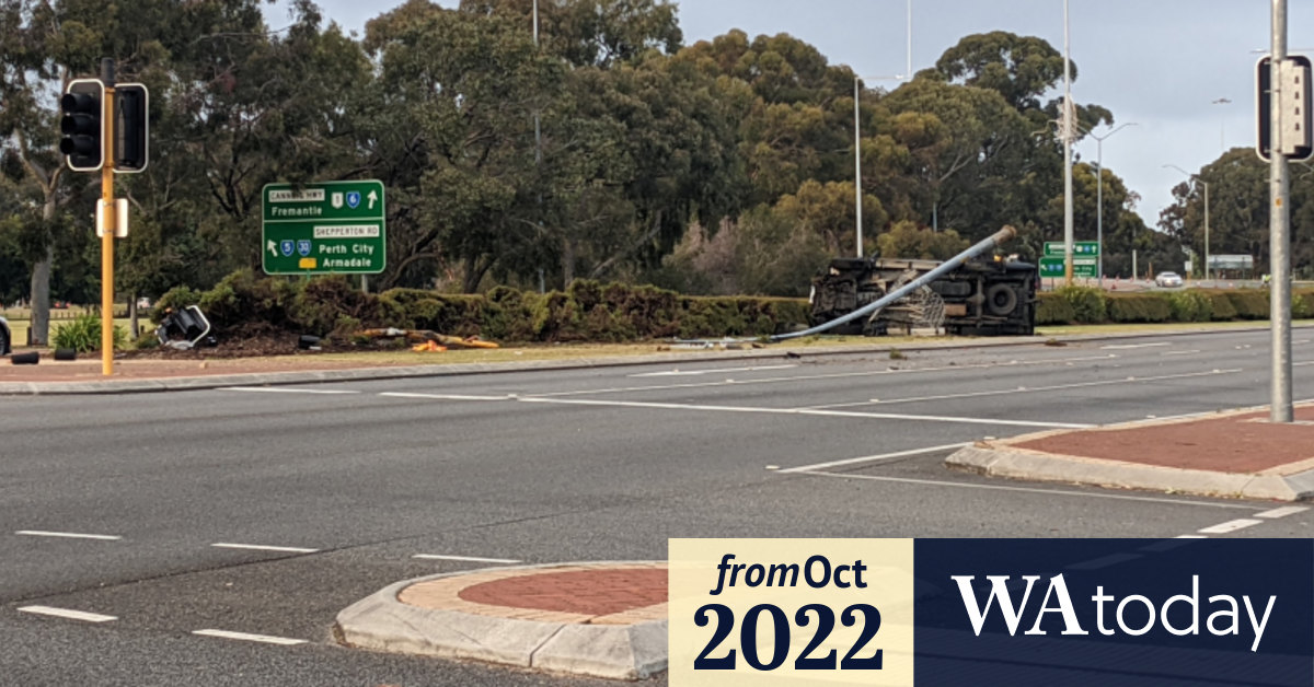 Perth traffic: Crash causes Great Eastern Highway closure during peak hour