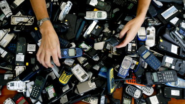 What to do with the 5 million outdated phones sitting in our drawers