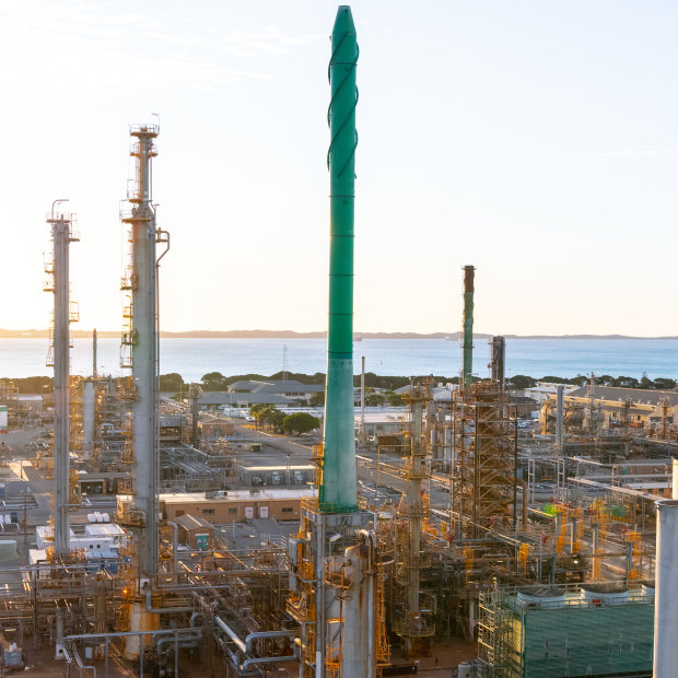 Running on empty: Oil refineries at breaking point as world grinds to a ...