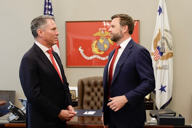Richard Marles lobbies JD Vance for Trump-Albanese talks as Pentagon ...