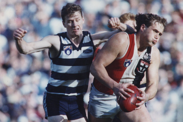 AFL 2020: Old footy was a better spectacle than today's modern games