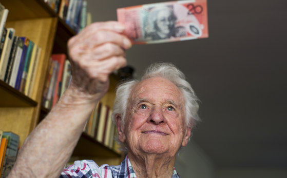 'Mr Decimal' assisted smooth transfer to the new currency