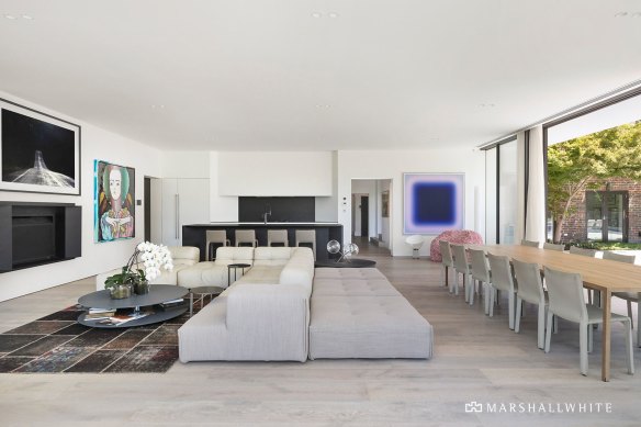 Melbourne luxury property: Toorak house with contemporary renovation ...