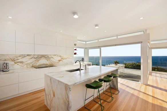 Tech exec puts $10 million Sydney clifftop home with pool on the market