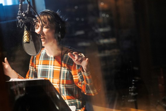 Jazz singer Jo Lawry releases her best album yet with Acrobats