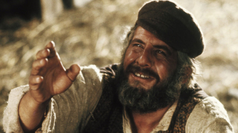 Man shouts 'Heil Trump! Heil Hitler!' at 'Fiddler on the Roof' show