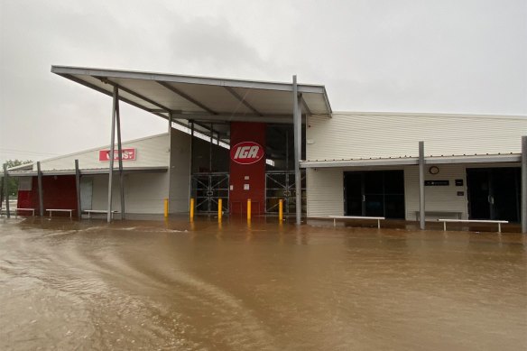 WA towns reel from ex-cyclone flooding as ADF assists recovery