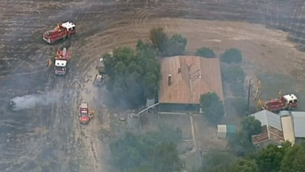 Victoria fires LIVE: CFA issues emergency warnings for Ballarat region ...