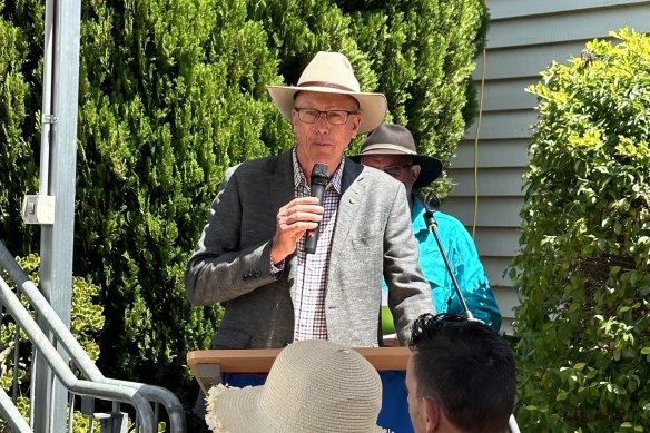 Pat Weir named Qld parliament Speaker, as Crisafulli unveils assistant ministry