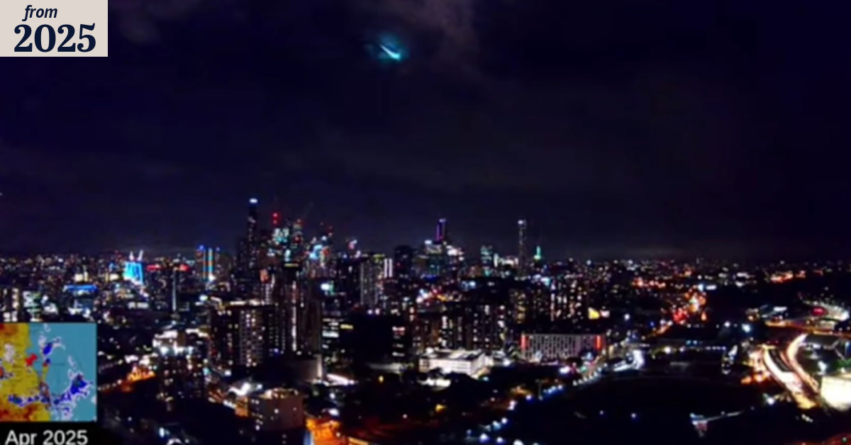 Forty kilometres a second: Fireball lights up the sky over Brisbane