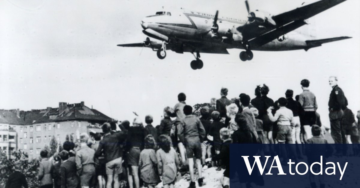 from-the-archives-1949-the-berlin-blockade-is-lifted