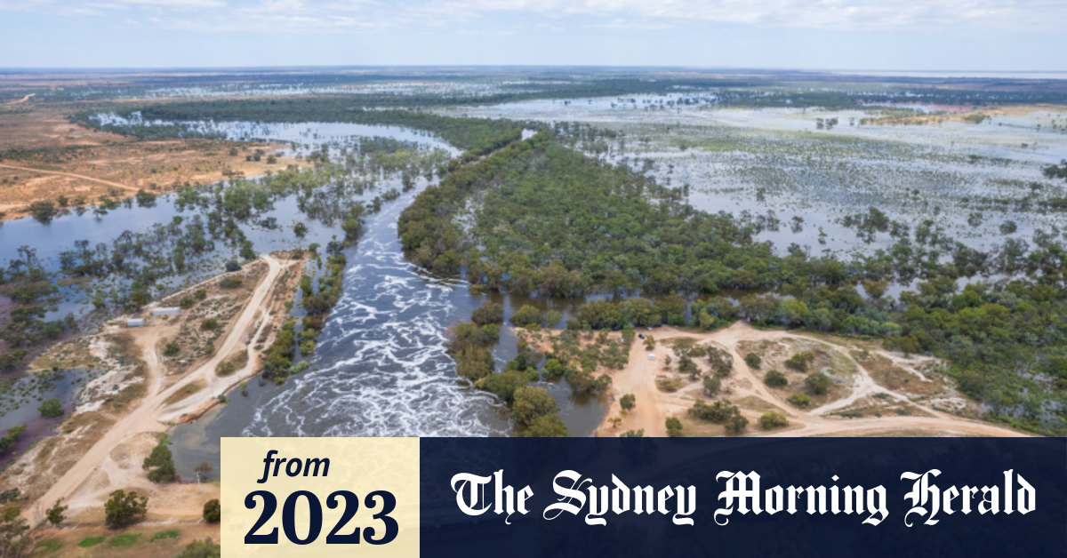 Western NSW flooding: Menindee on alert as floodwaters continue to rise