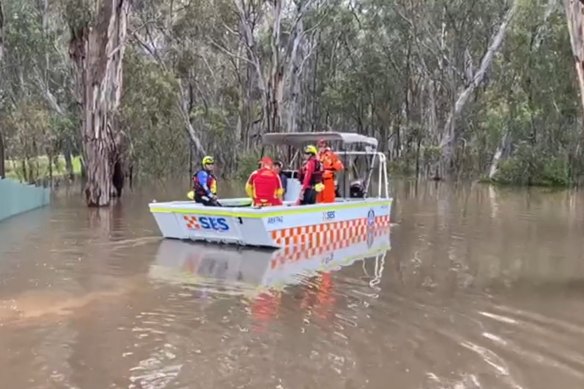 Sydney weather LIVE updates: NSW flood warnings issued; Mudgee woman ...