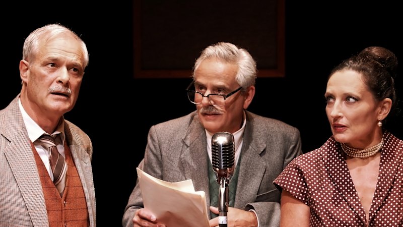 Nostalgic romp recalls radio’s golden age
