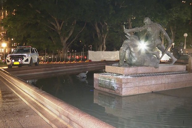 Driver in $20,000 fountain crash was eating Maccas when police arrived ...