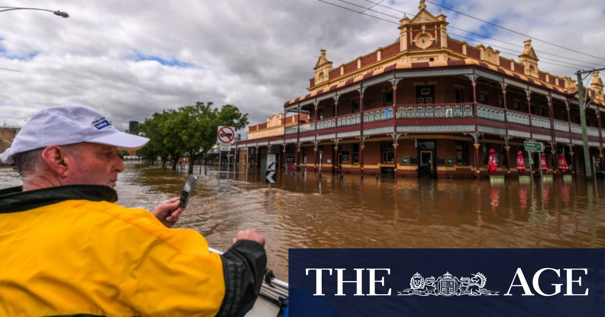 Flooding to remain ‘for a week’, as swollen rivers bear down on Echuca