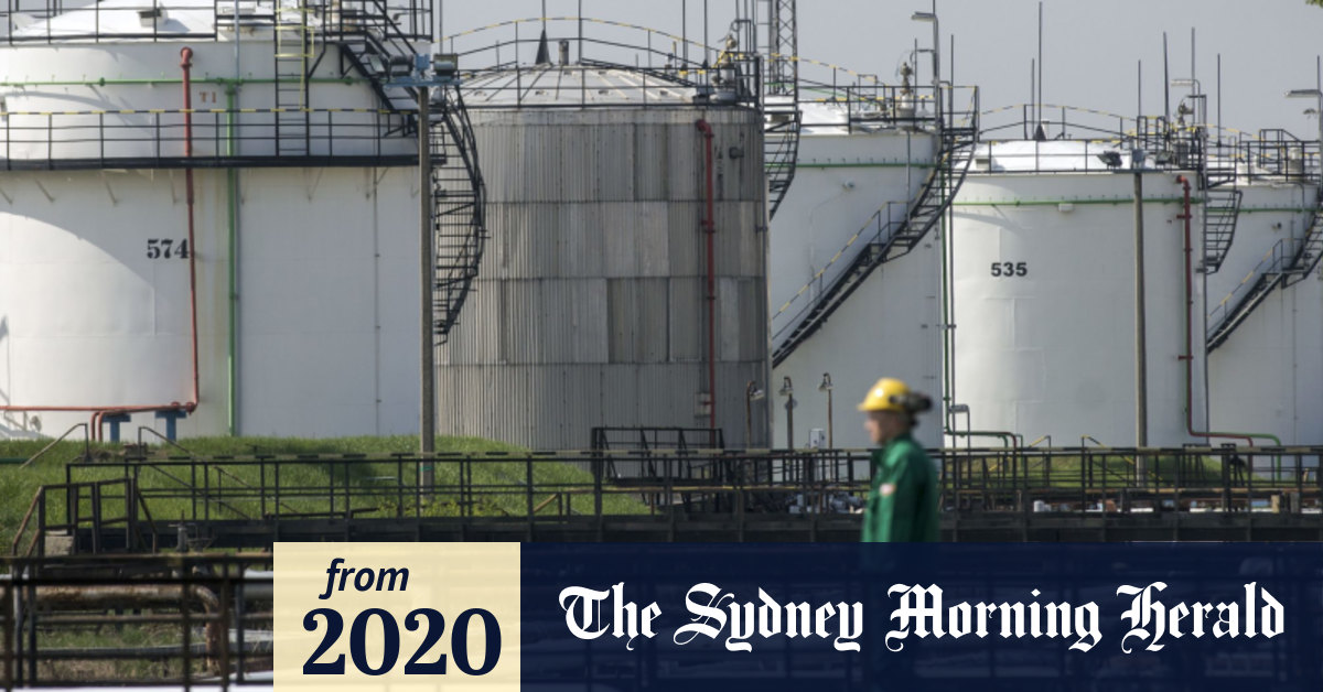 Filling up: The world has an oil storage problem