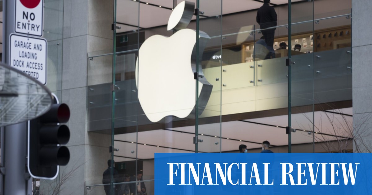 Apple retail workers vote to strike