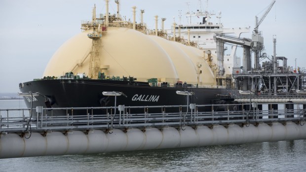 Global LNG poised for terrible year as supply floods market