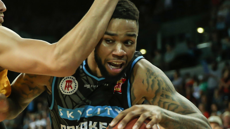 Melbourne United sign NBA import Shawn Long for new season