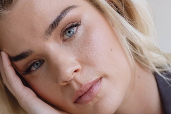 Elise Hodder death: Young model’s family suffer a life sentence as ...