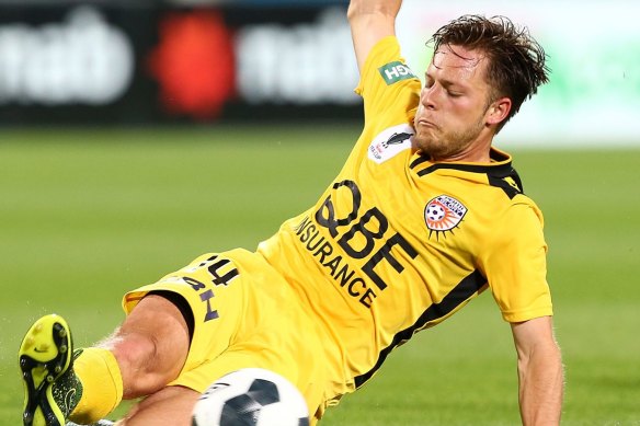 A-League: Central Coast Mariners player Chris Harold retires early ...