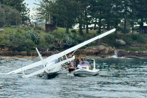 Seaplane crashes into Sydney Harbour, passengers rescued
