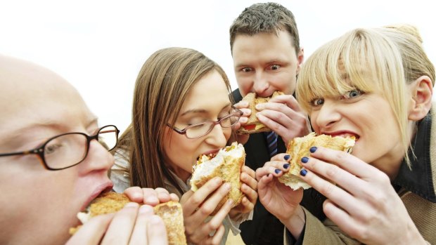 How to deal tactfully with noisy eaters in the office