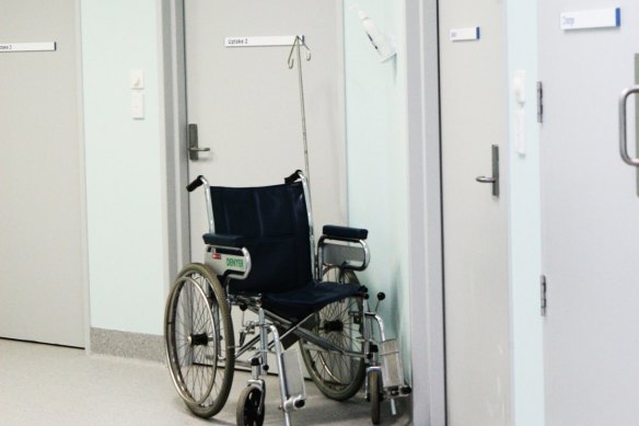 Carer banned from health work after trying to have sex with disabled ...