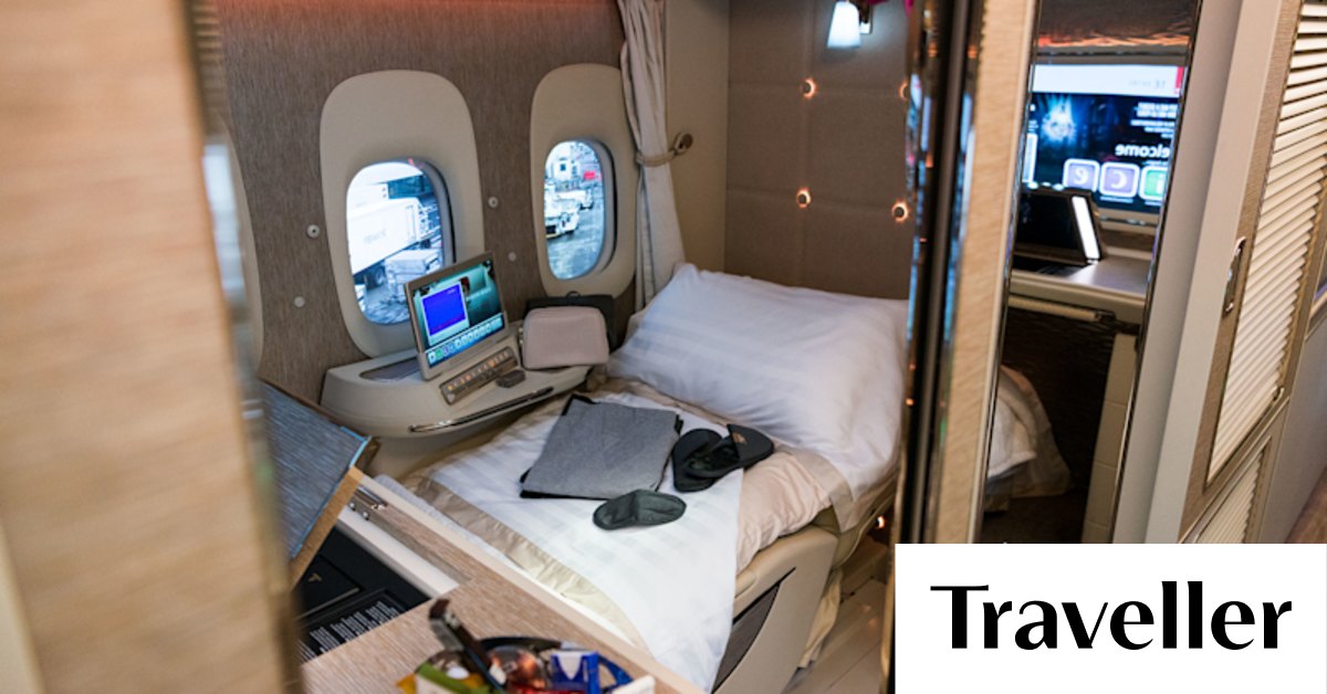 Emirates Boeing 777 Primera clase, inspirada en Mercedes-Benz, llega a ...