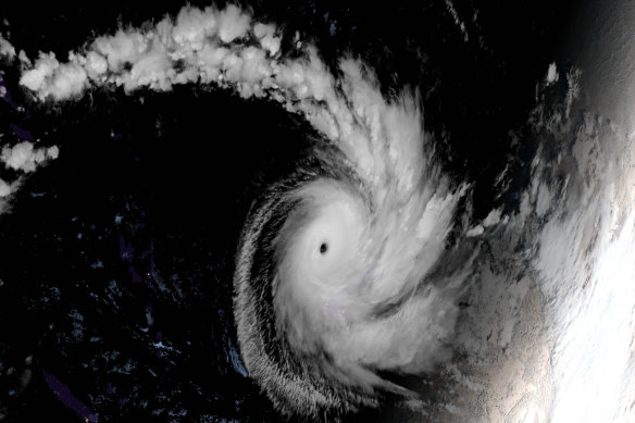 Severe floods in Fiji as Cyclone Ana hits