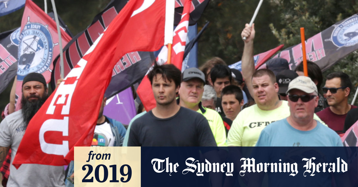 Dock workers protest at Port Botany over new wages agreement