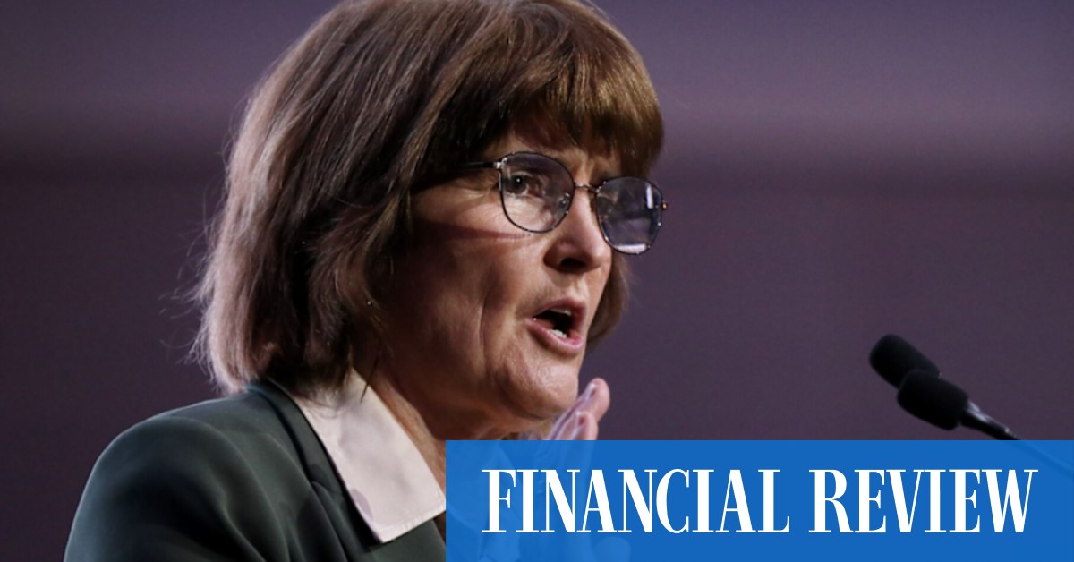 Annabgomodele following the typical two step touch base, I