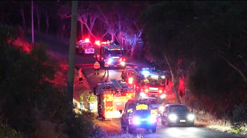 Bushfire prompts evacuations in Perth suburbs as heatwave continues ...