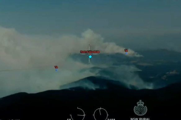 Bushfire hits Tenterfield as blazes rage across NSW and extreme weather ...