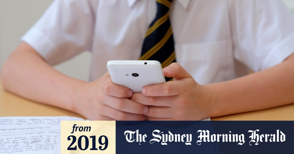 Principals push back against 'ridiculous' blanket ban on phones in schools